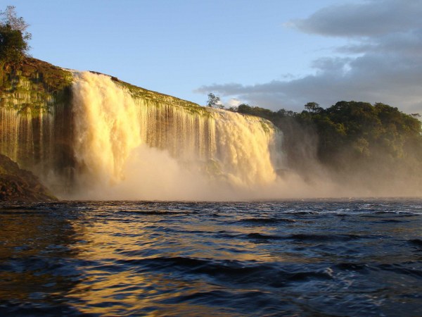 Disfruta Canaima en todo su esplendor - Turistas en Viaje