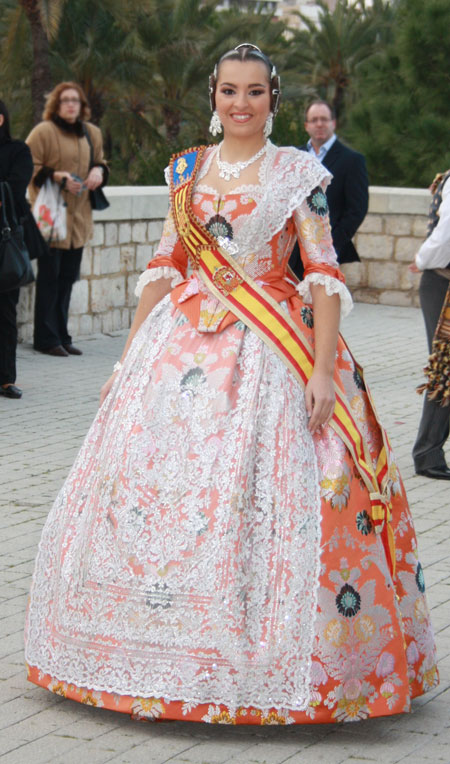 Valencia, sus fiestas y trajes de fallera - Turistas en Viaje